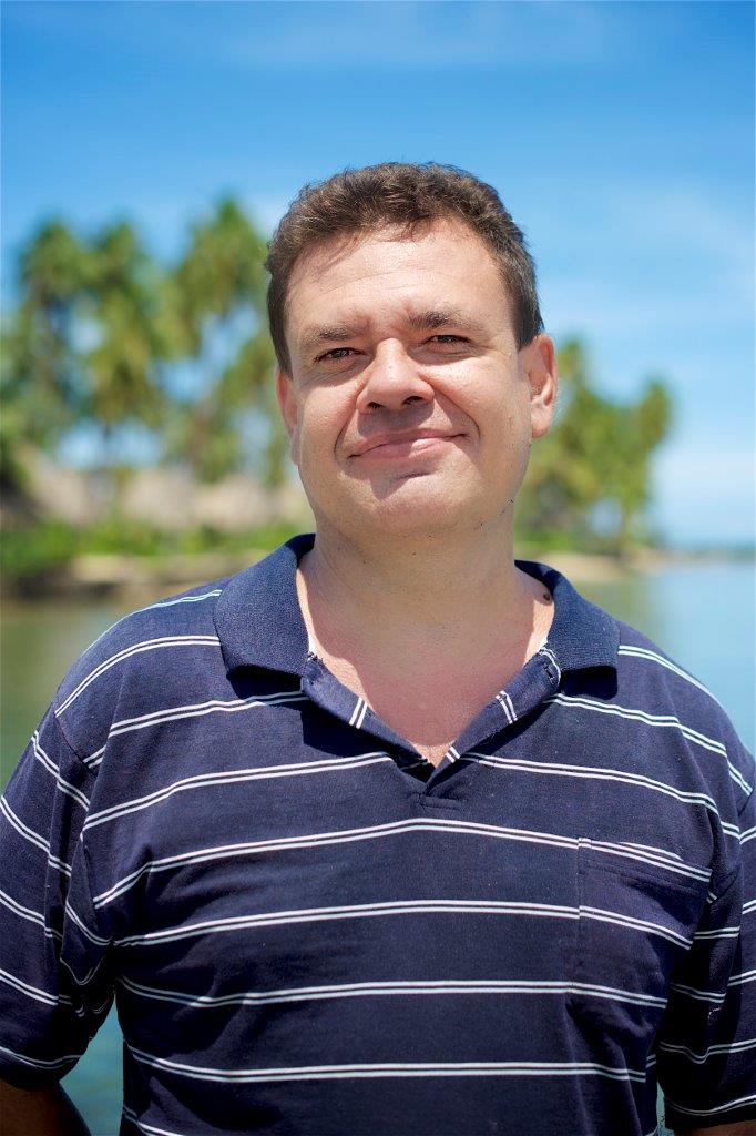 Shane Bower - Imaginations in Metal - Hot Glass Fiji